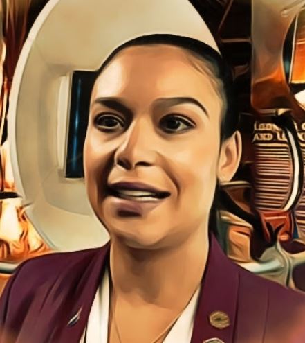 Scarlin Hernandez | Raising Smart Girls